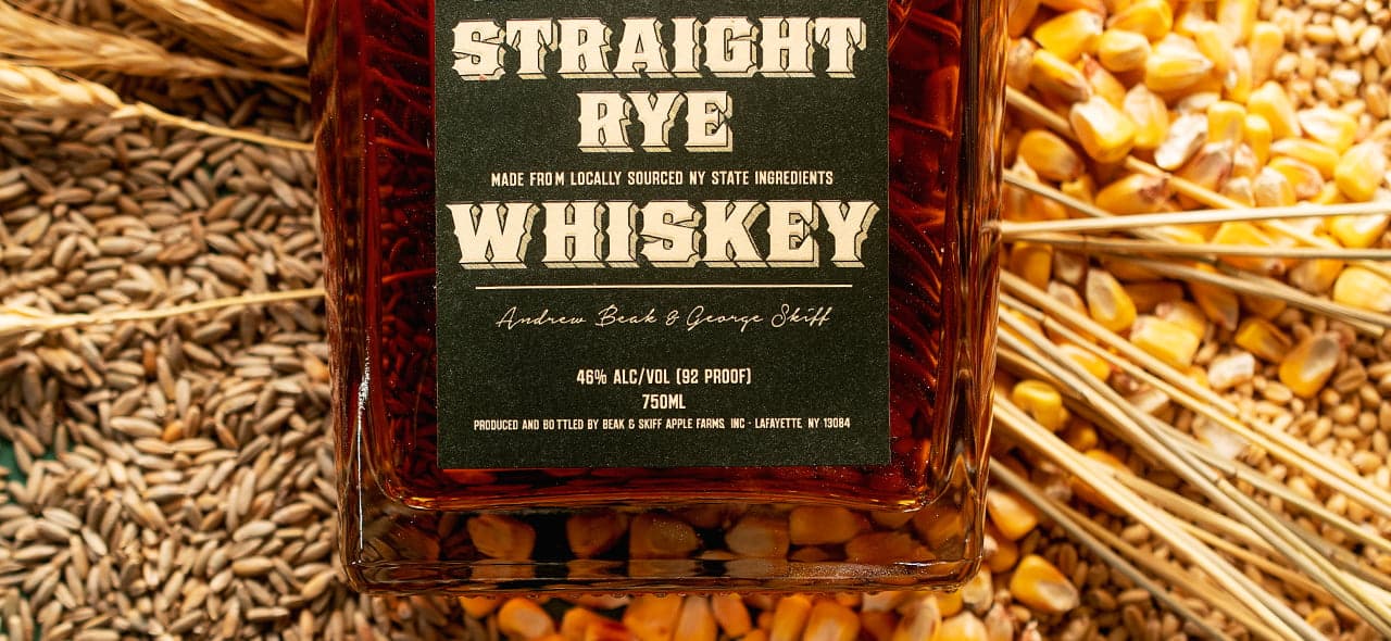 Comparing Distillation and Aging Process: Rye Whiskey vs Bourbon ...